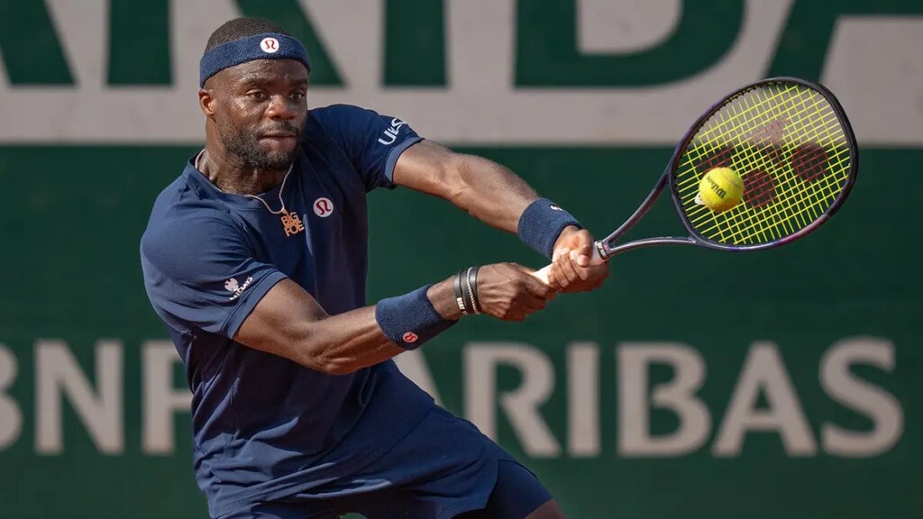 A americana Frances Tiafoe enfrenta adversário no Aberto da França ...